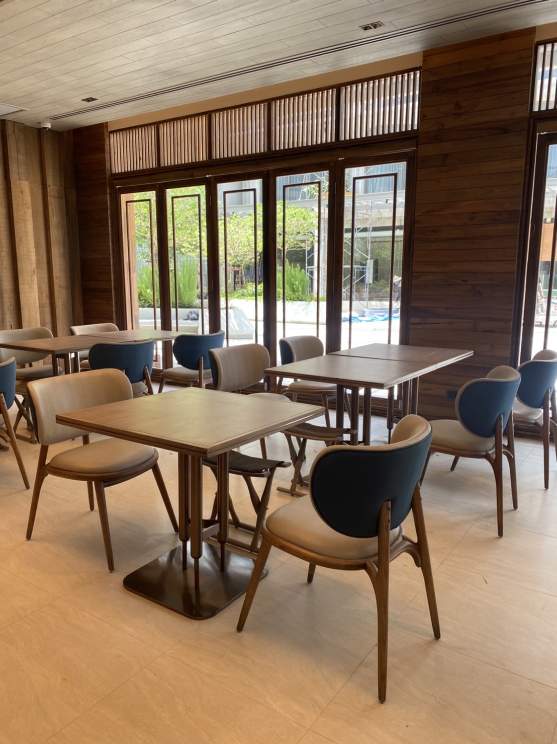 Restaurant Outlet - Top Class Design