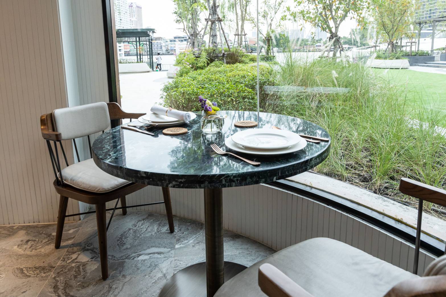 Restaurant Outlet - Top Class Design